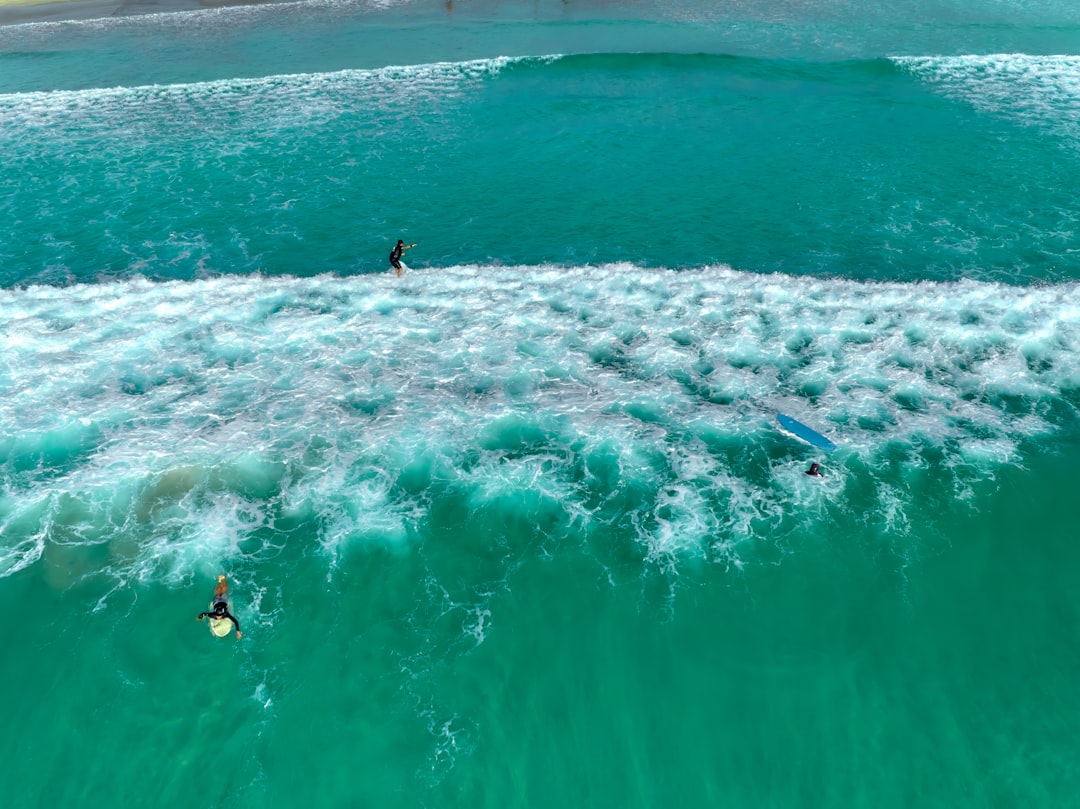 Piscina de Ondas: Como Funciona a Tecnologia por Trás Delas